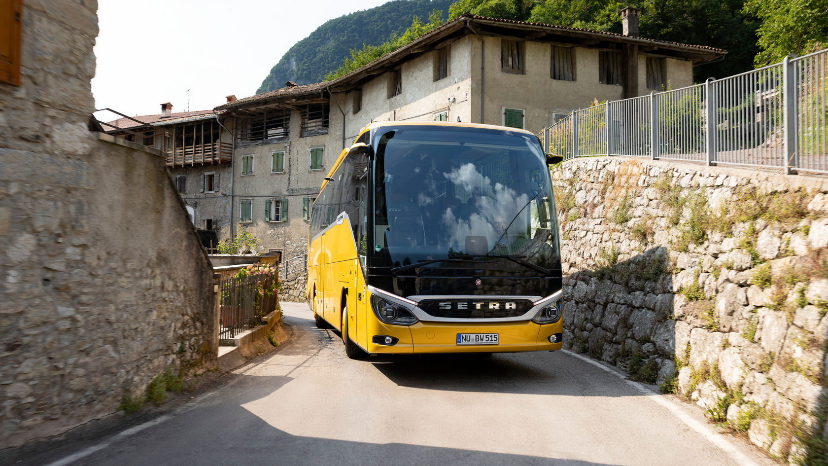Spatenstich in Rom: Daimler Buses baut neues Service Center. | Setra ...