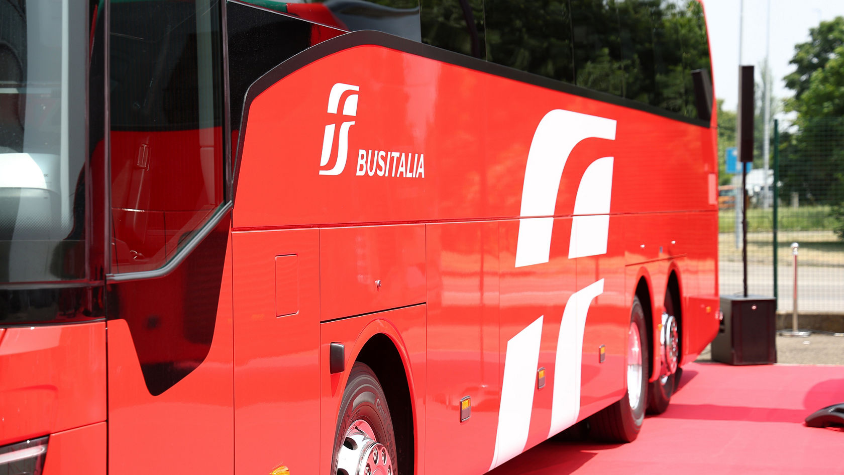 Großauftrag: 111 Busse für Busitalia. | Mercedes-Benz Buses Deutschland