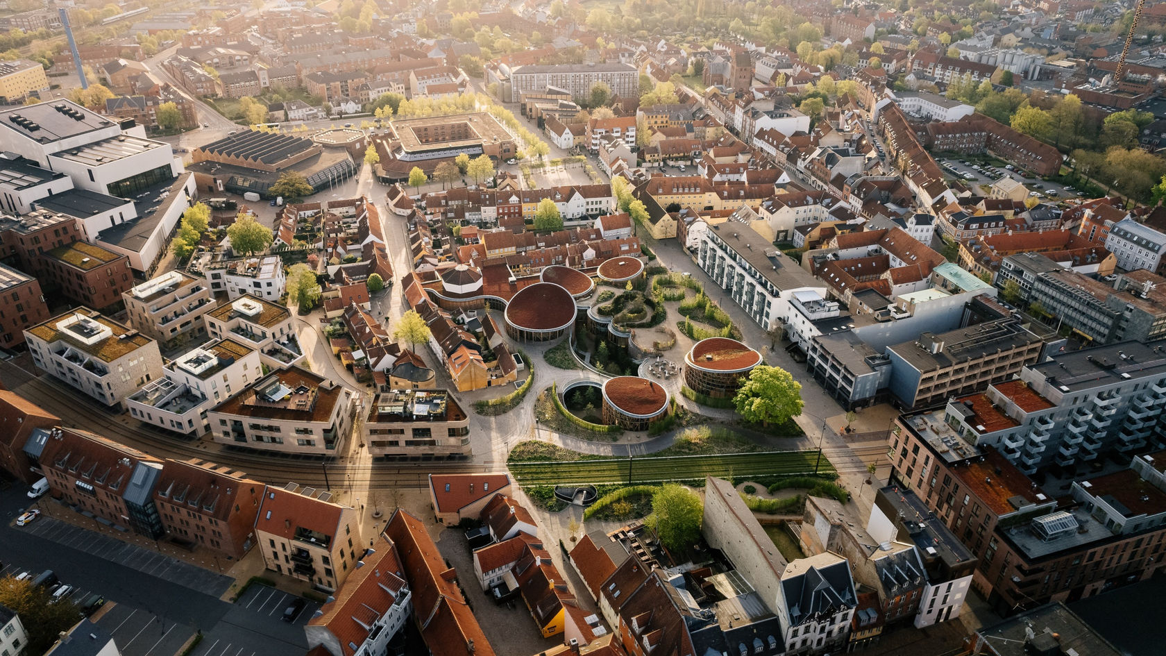 On the road around the clock | Mercedes-Benz Buses United Kingdom