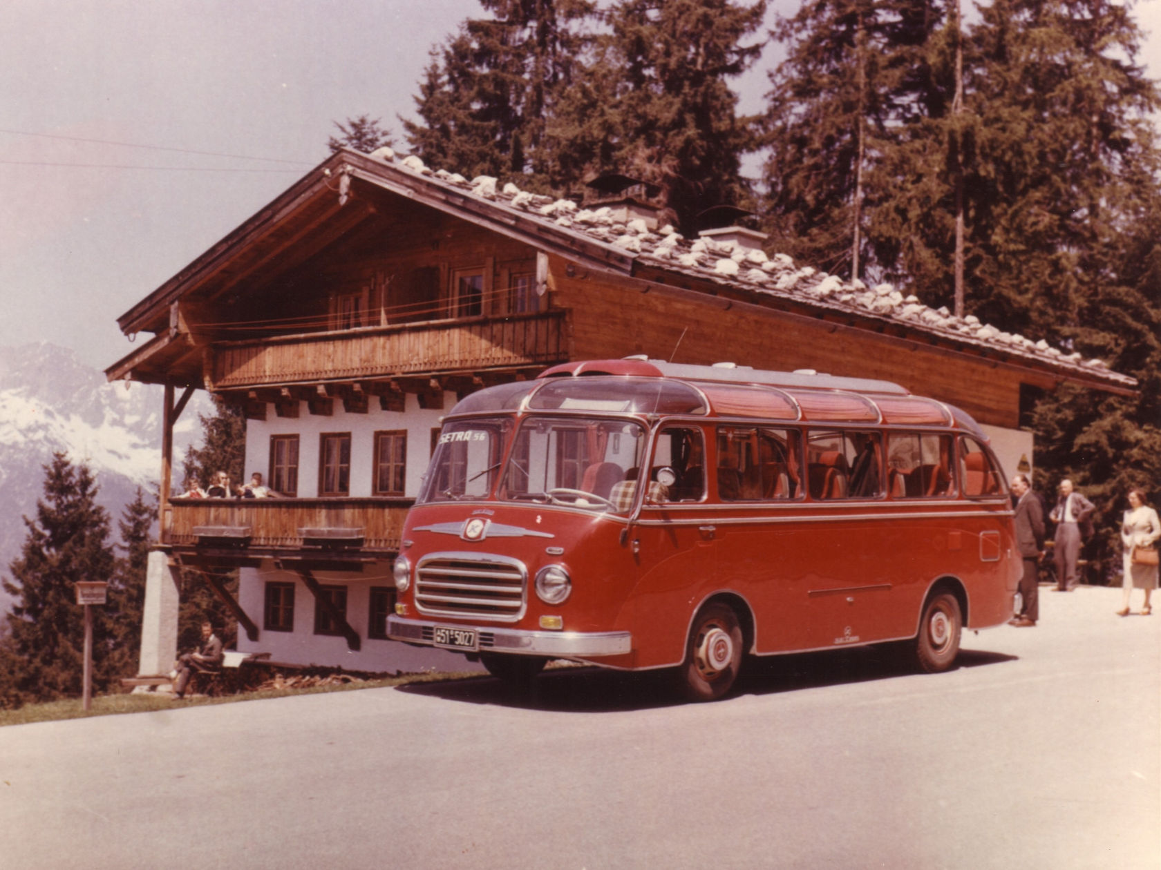 Setra S 6: A legend celebrates its anniversary. | Setra Buses International